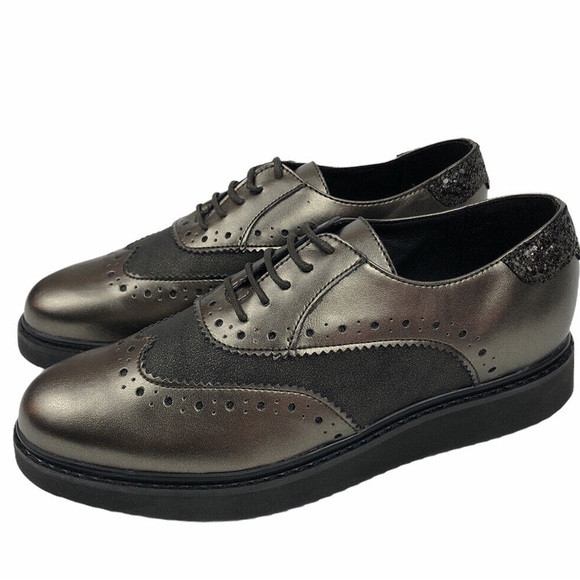 Geox | Shoes | Geox Respira Thymar Italian Patent Oxford Sneakers ...